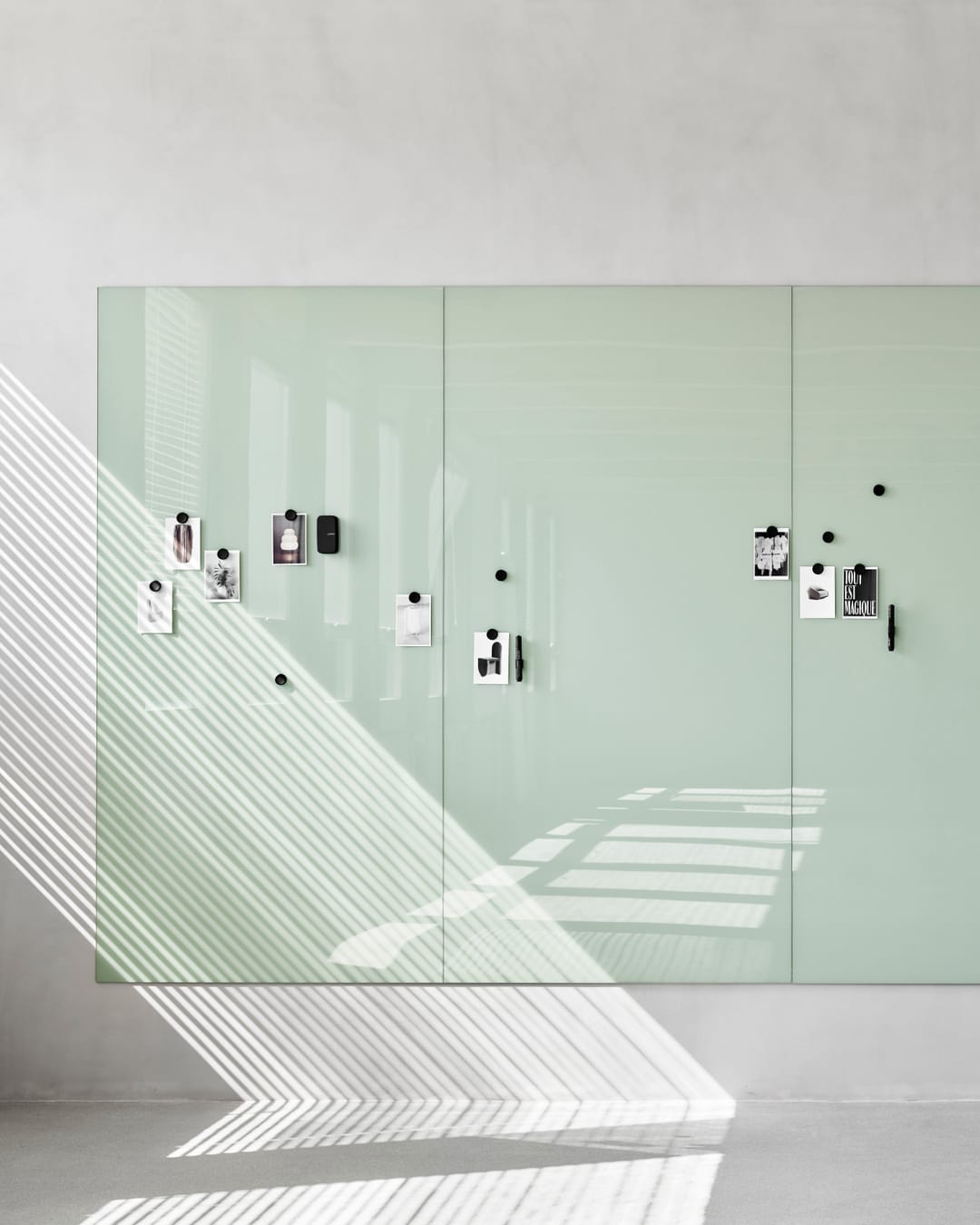 Mood Wall. Classic magnetic glass whiteboard in 24 colours. | LINTEX