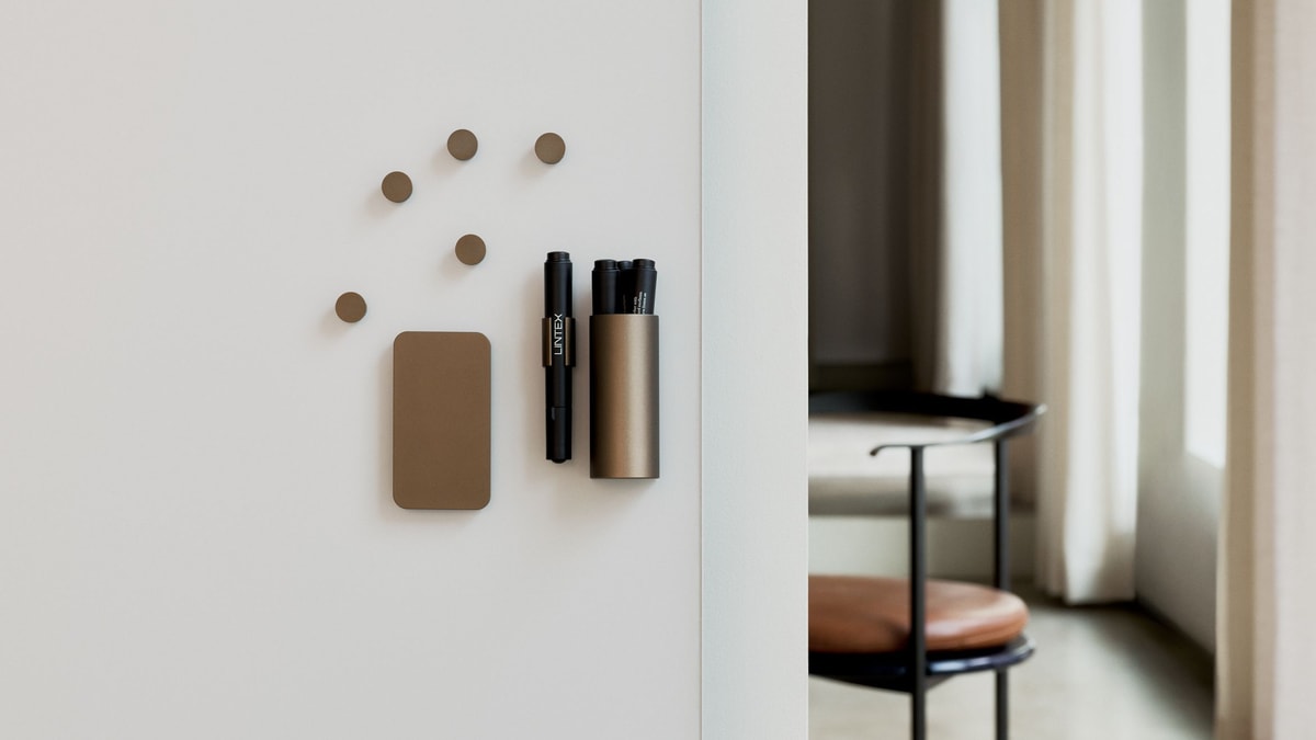 TRACE Starter Set. Anodised aluminium whiteboard accessory starter kit ...