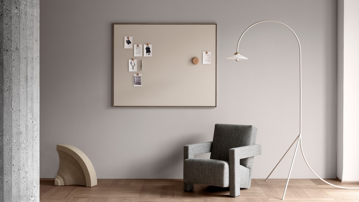 Area. Magnetic glass whiteboard in 24 colours with oak frame. | LINTEX