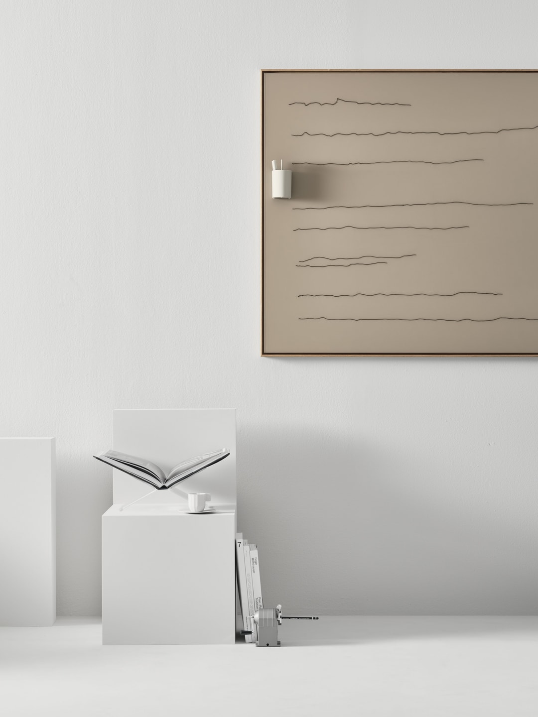 Area. Magnetic glass whiteboard with oak frame in 24 colours. | LINTEX