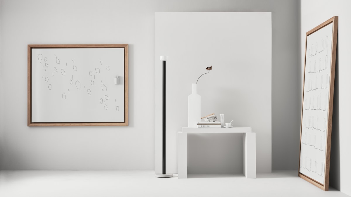 Offset. Ceramic whiteboard with solid oak frame. | LINTEX