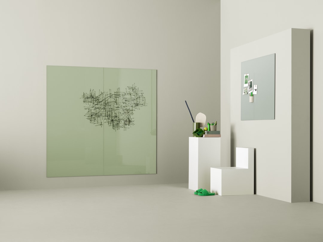 Mood Spaces. Connected magnetic glass whiteboards in 24 colours. | LINTEX