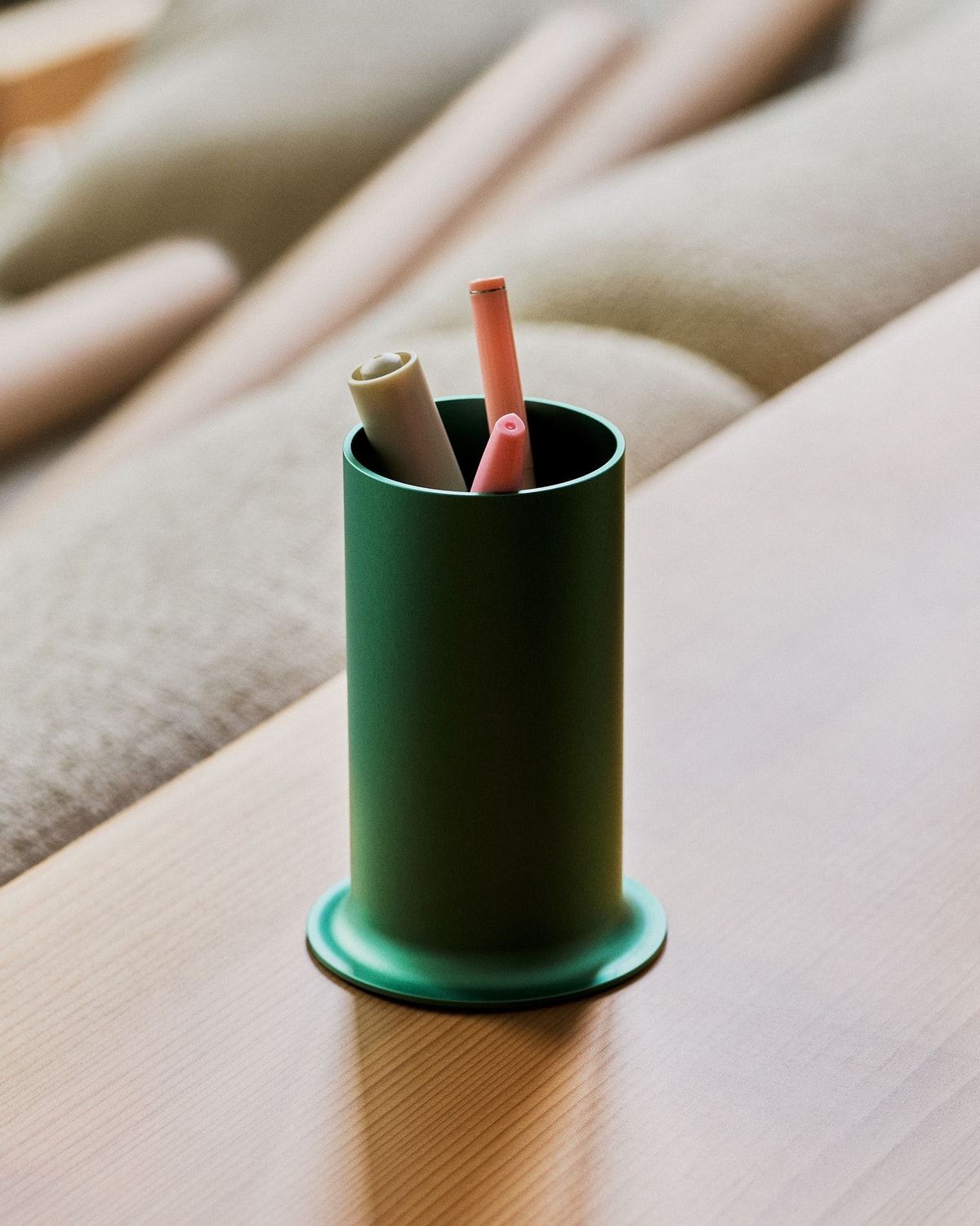 TRACE Desk Pen-Cup. Anodized aluminum pen cup. | LINTEX