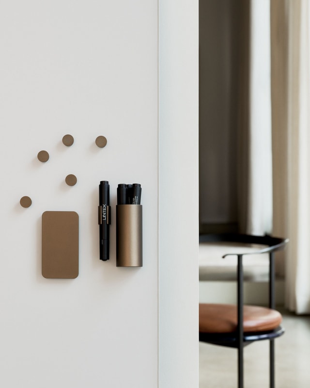 TRACE Starter Set. Anodised aluminium whiteboard accessory starter kit ...