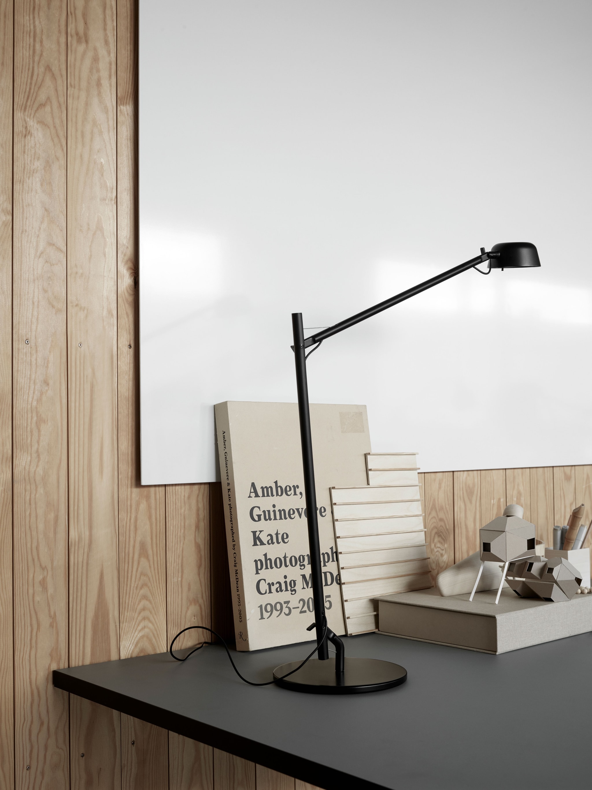 Air. Frameless magnetic ceramic whiteboard. | LINTEX