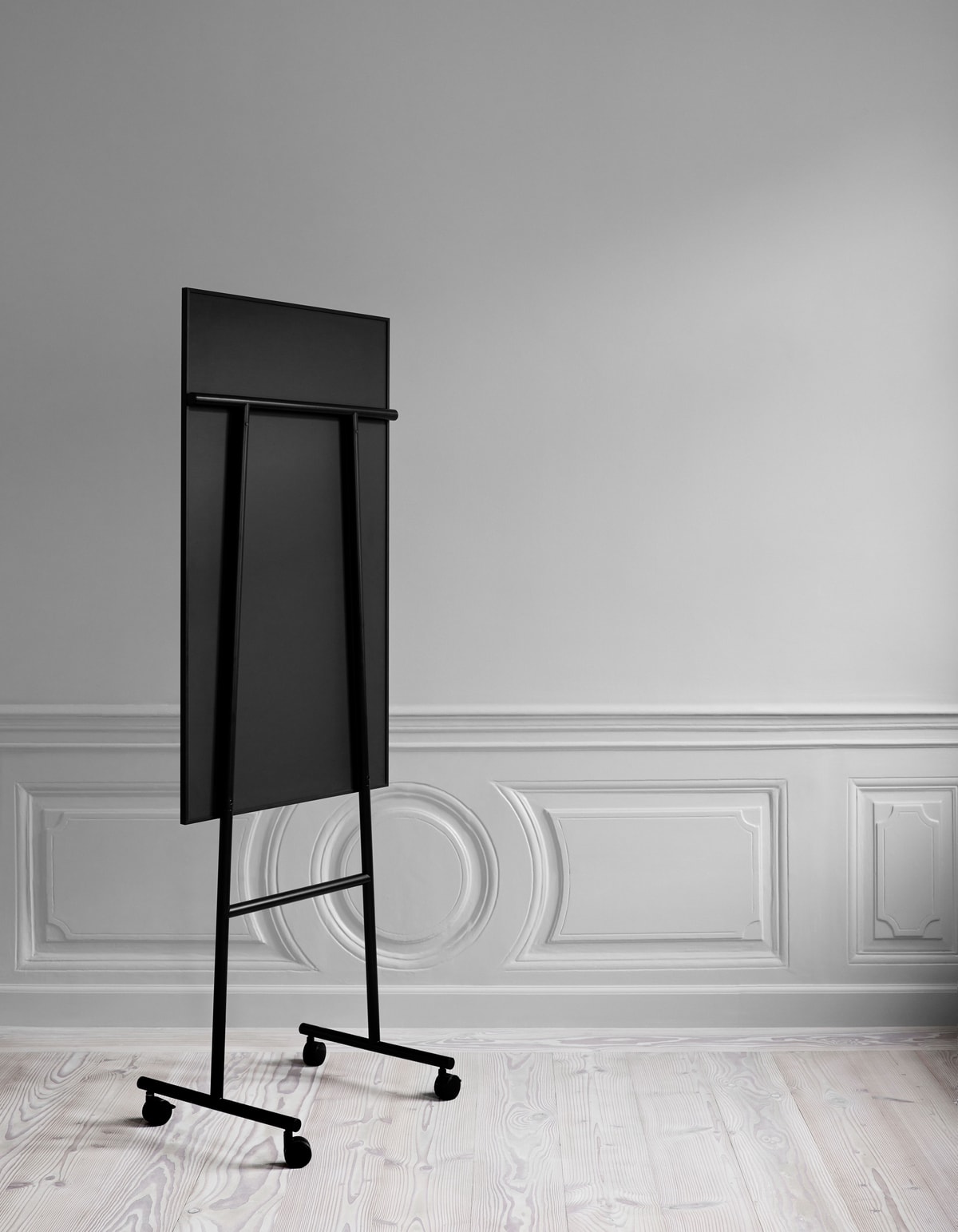 ONE Mobile. Mobiles Keramik-Whiteboard mit schwarzem oder weißem ...