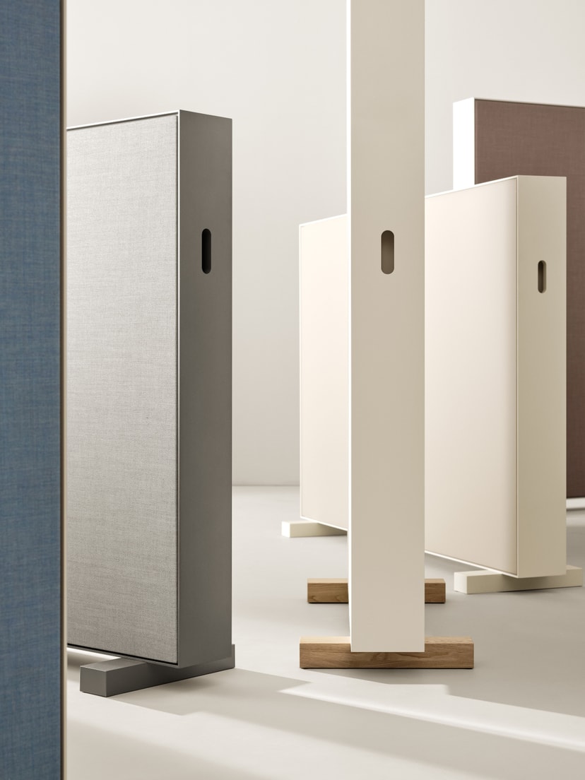 Unit. Mobile acoustic divider with magnetic glass whiteboard. | LINTEX